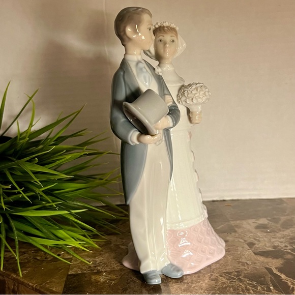 Lladro | Accents | Vintage Lladro Wedding Couple Lladro Bride And Groom ...
